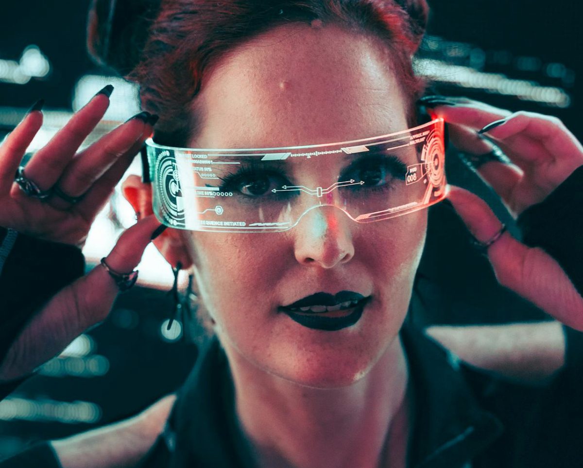 How Smart Glasses Fit into the World of IoT: A Glimpse Into the Future ...